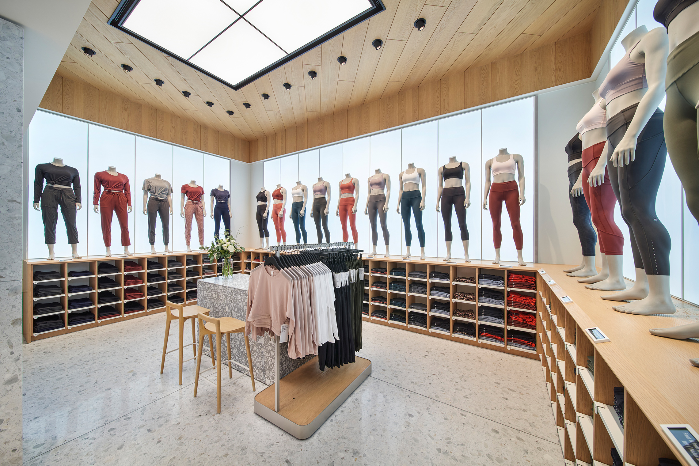Lululemon店铺lululemon门店 伤感说说吧